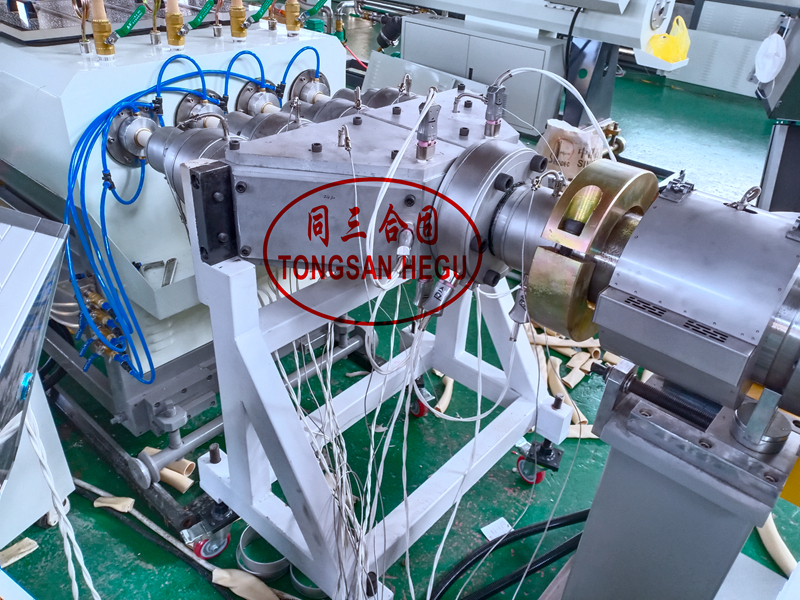 16-32mm Four cavity high speed PVC pipe extrusion line